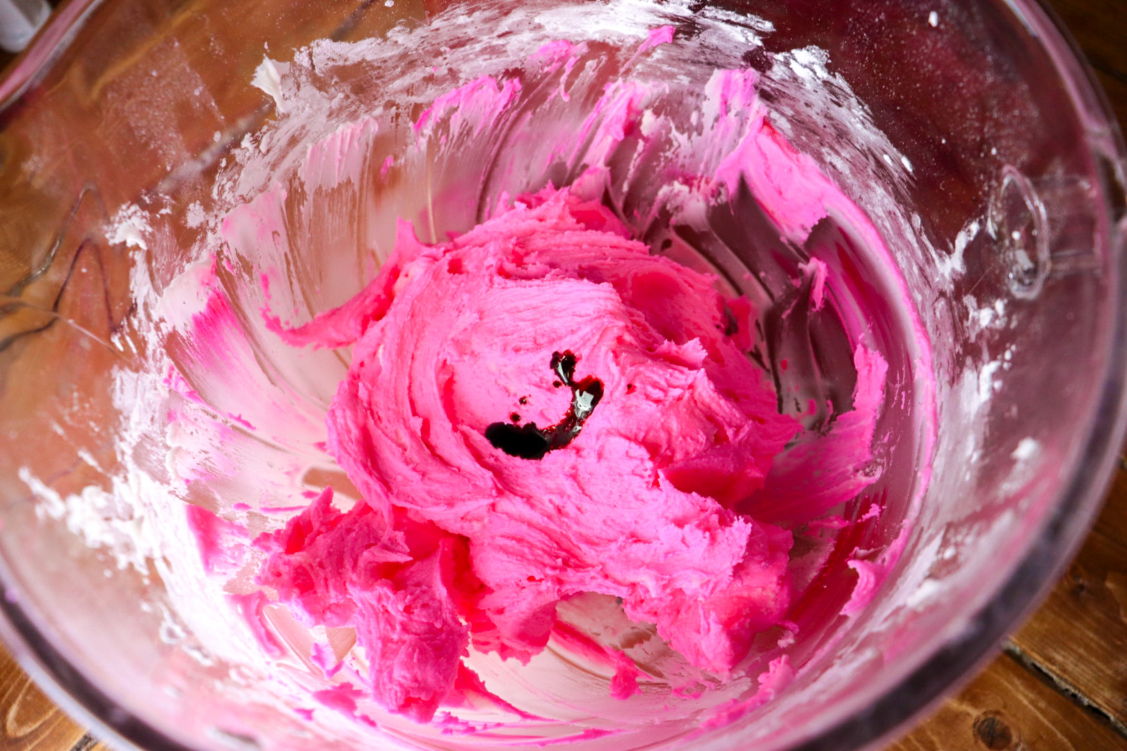 how to make red icing – one of the hardest colours to make! - upstate ...