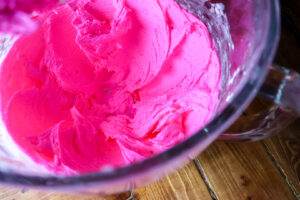 how to make red icing - one of the hardest colours to make! - upstate ...