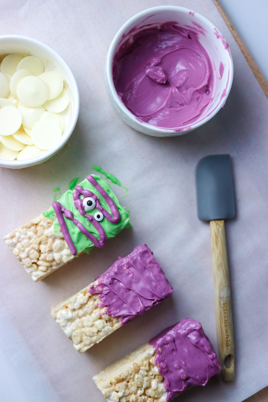 how to make zombie rice crispy treats - upstate design studio